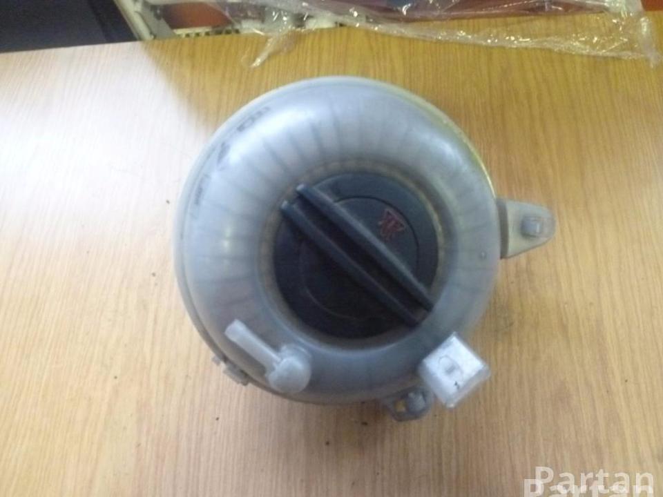 Coolant Expansion Tank 5Q0121407A Audi A4 2010 - €6