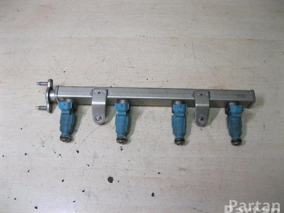 Fuel rail 3531003000 Hyundai i20 2009 - €10