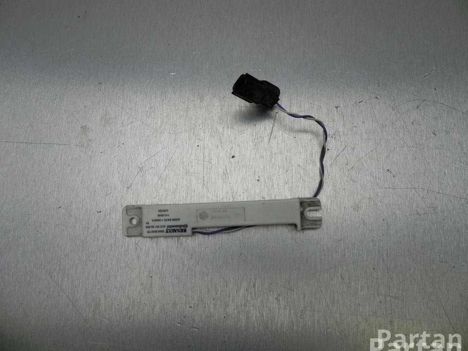 Aerial Booster 285900007R Renault CAPTUR 2015 - €15