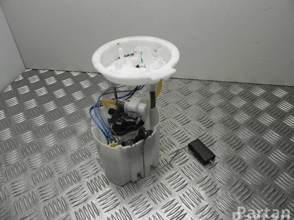 Fuel supply unit 7300465 BMW X1 2018 - €13