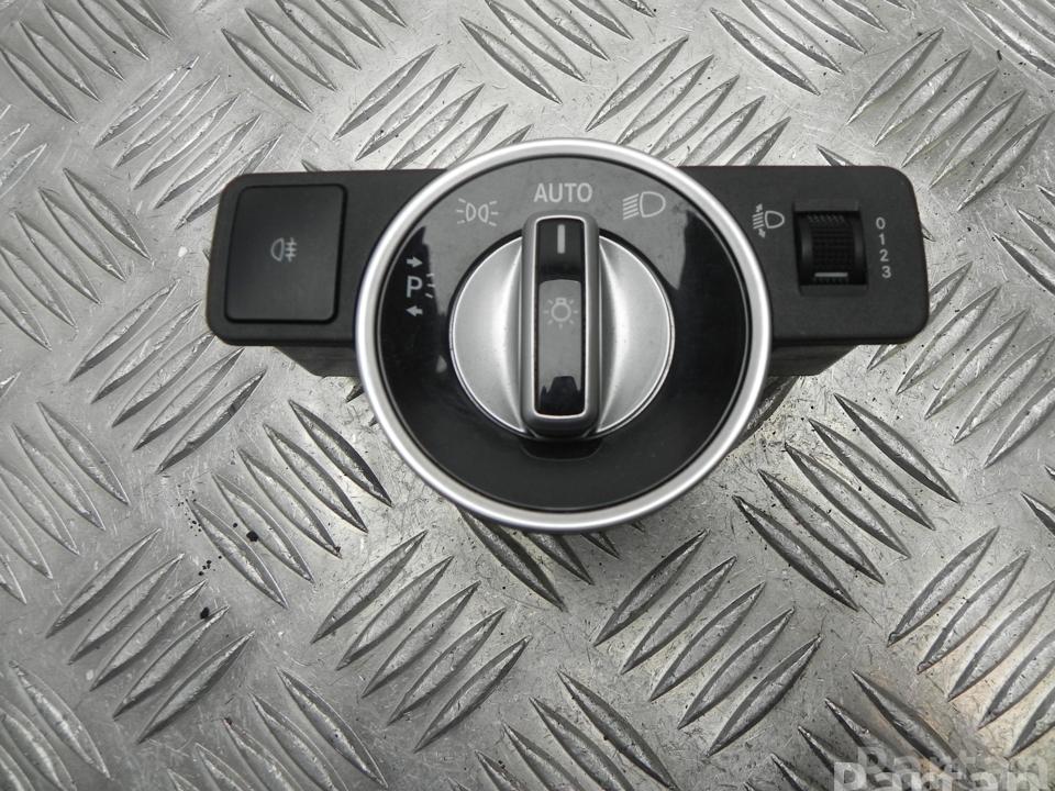 Light switch A2049053103 Mercedes-Benz C-CLASS 2013 - €20