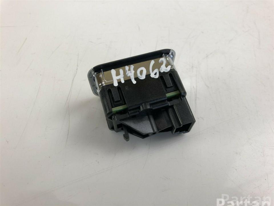 Switch for electric windows A2048707358 Mercedes-Benz C-CLASS 2010