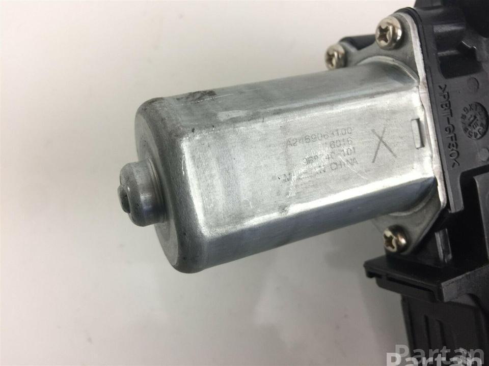 Window lifter motor A2469063100 Mercedes-Benz GLA-CLASS 2013