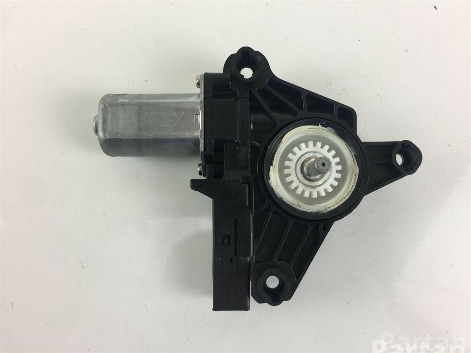 Window lifter motor A2469063100 Mercedes-Benz GLA-CLASS 2013