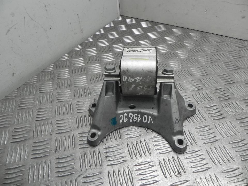 Engine Mounting A2052403400 Mercedes-Benz C-CLASS 2016 - €8