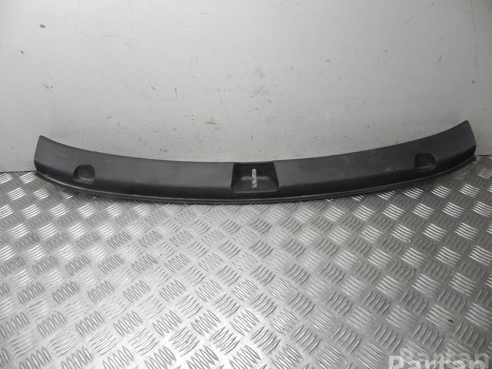 Cover for lock carrier 149463100C Tesla Model Y 2023