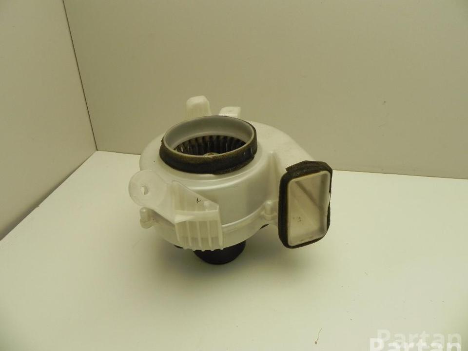 Fan/Blower 8713047070 Toyota PRIUS Hatchback 2008 - €12